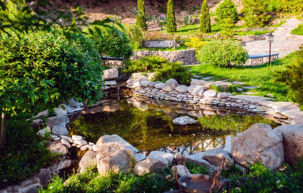 Choosing the Perfect Stones for an Outdoor Pond | Garden Hub